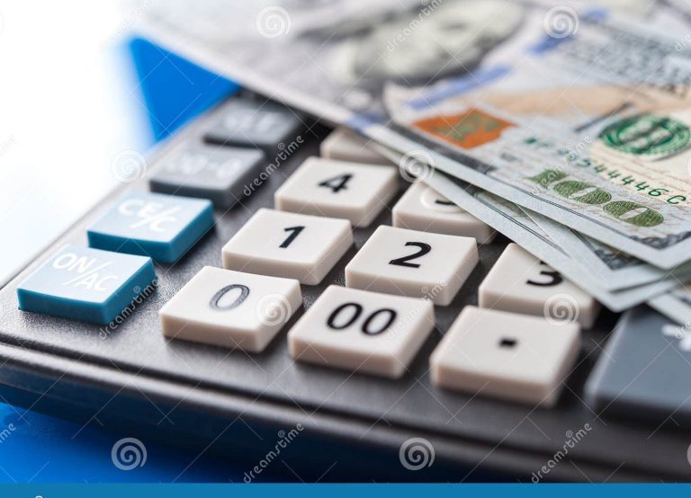 Cómo calcular el interés compuesto mensual con una calculadora