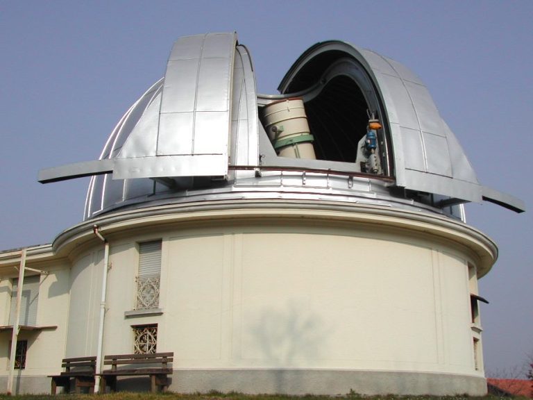 Cuáles son las principales diferencias entre un telescopio refractor y ...